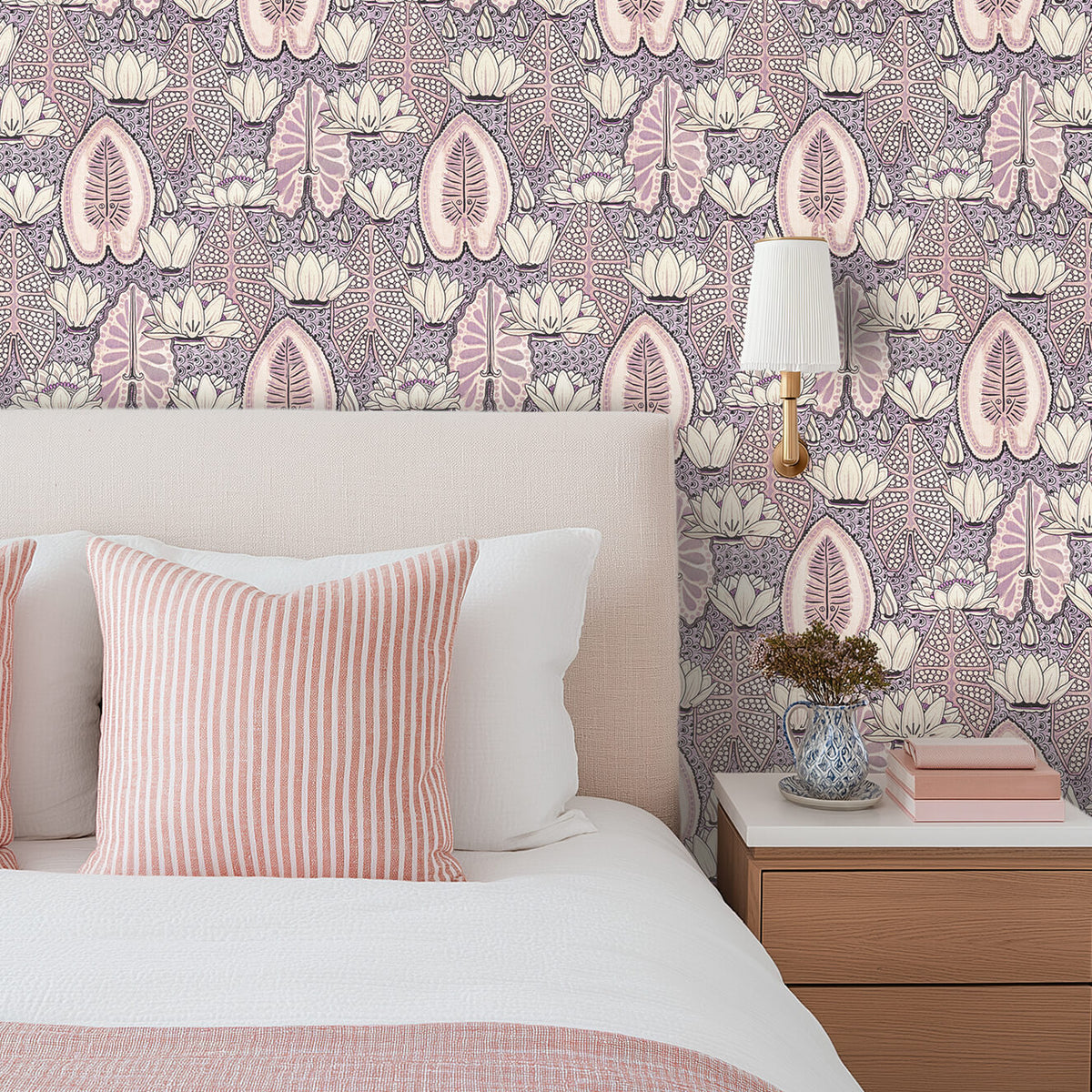 Lily Serenade Purple Wallpaper – Creative Lab Amsterdam